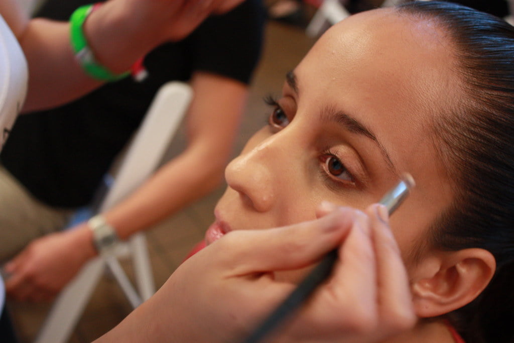 How To Create A Flawless Beauty Fashion Look - Easiest Method Ever